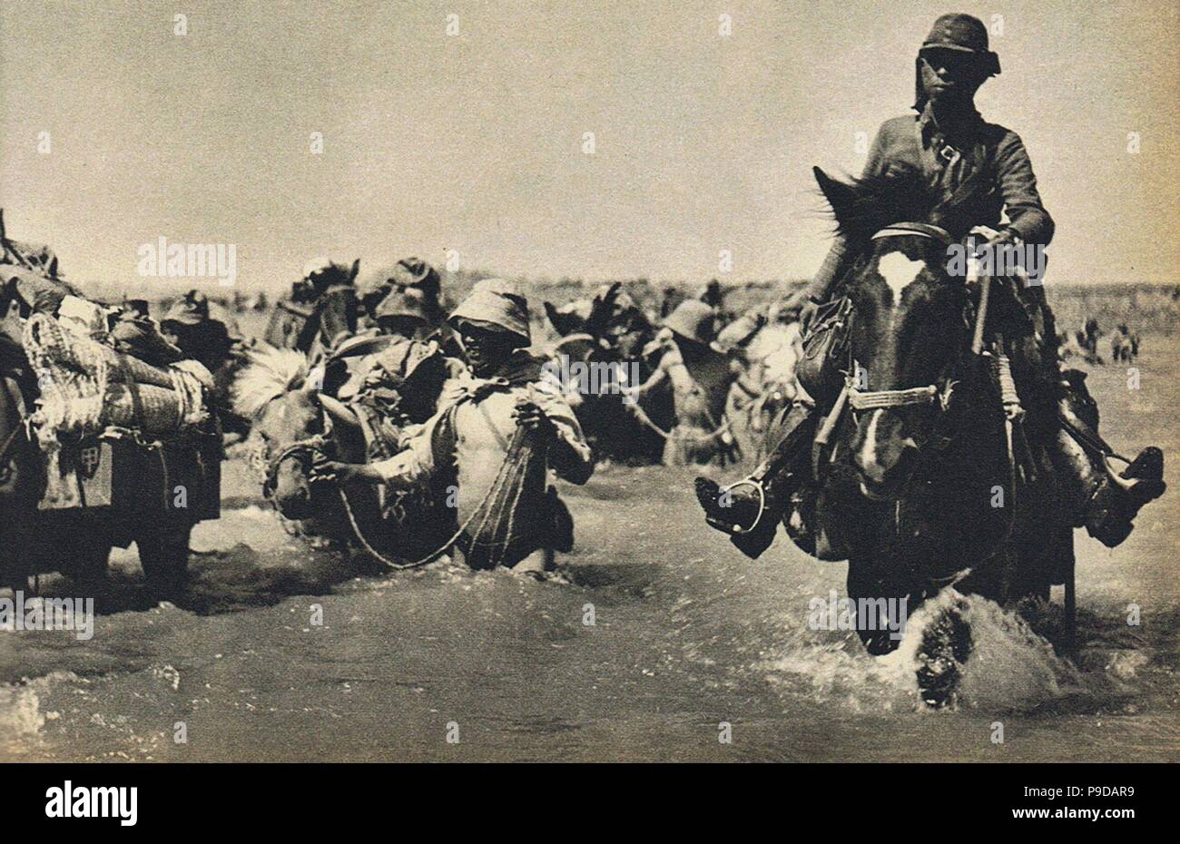 Battle of Zaoyang-Yichang. Japanese Infantry Regiment crossing the Bai ...