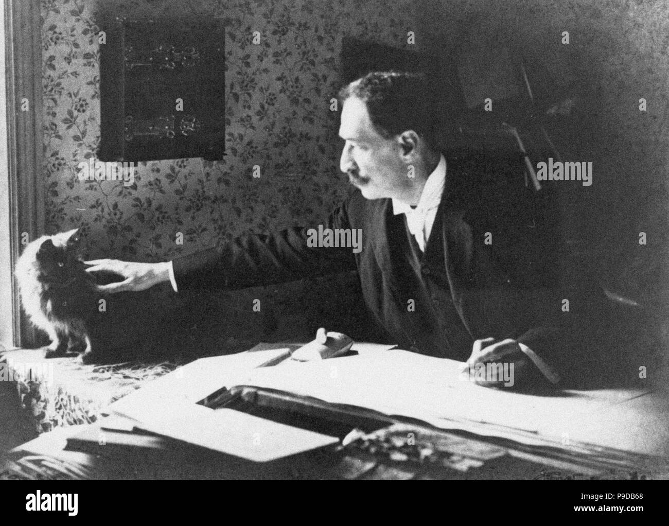 Louis wain hi-res stock photography and images - Alamy