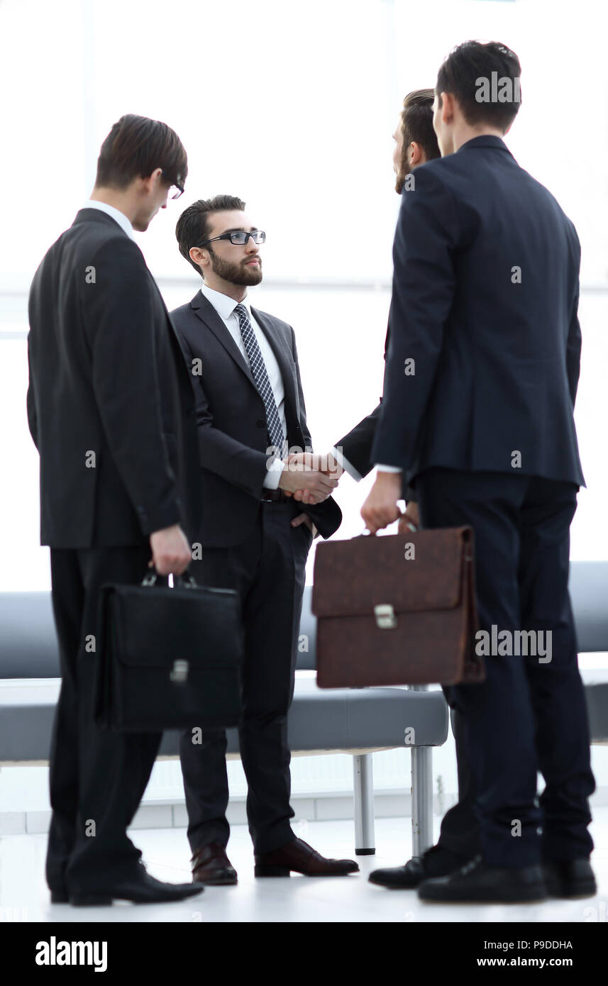 welcome handshake of business partners Stock Photo - Alamy