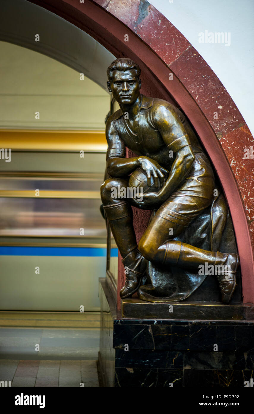 bronze sculpture at the Metro station Revolution Square (Ploshad ...