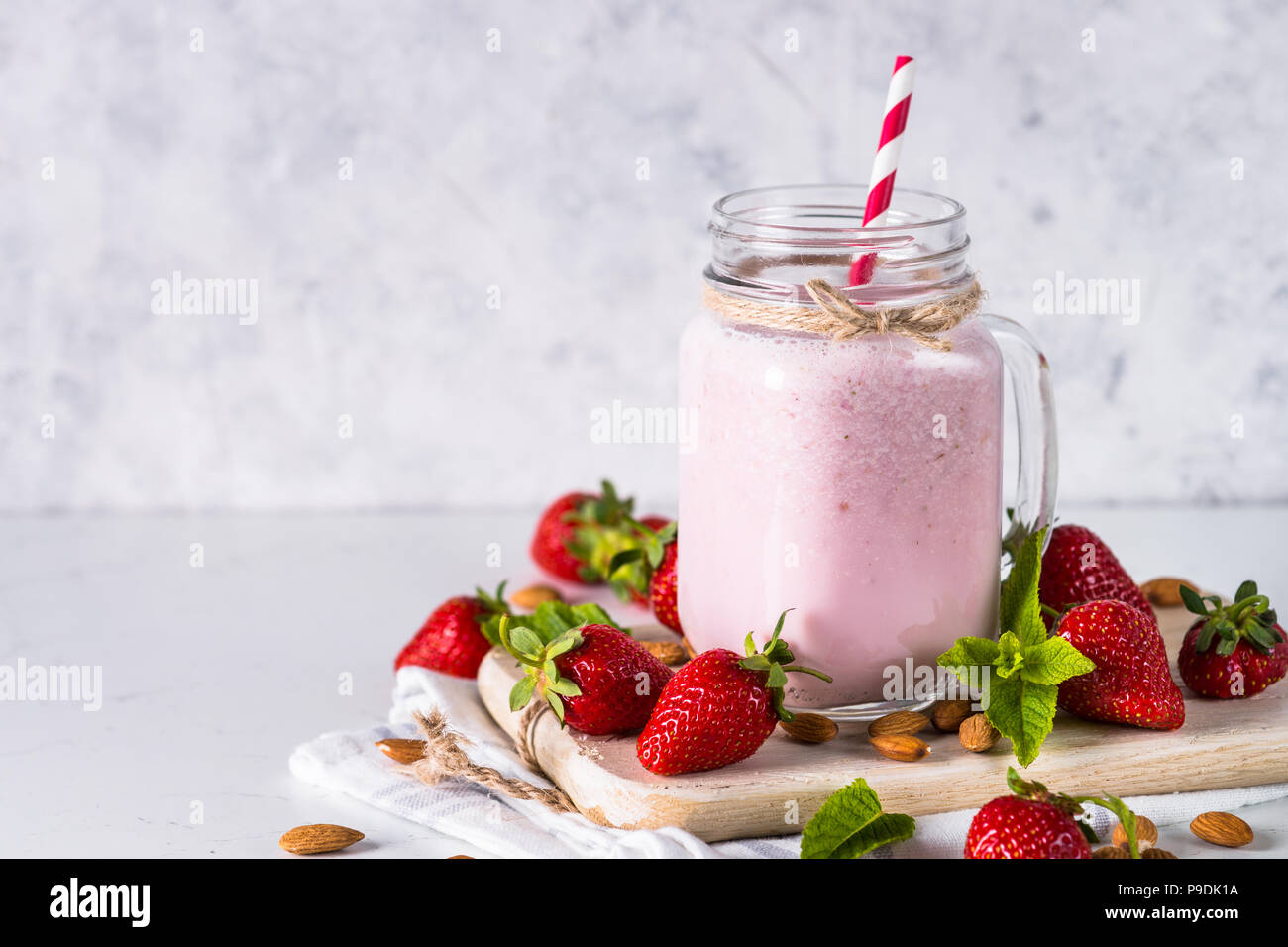 Diet milkshake hi-res stock photography and images - Alamy