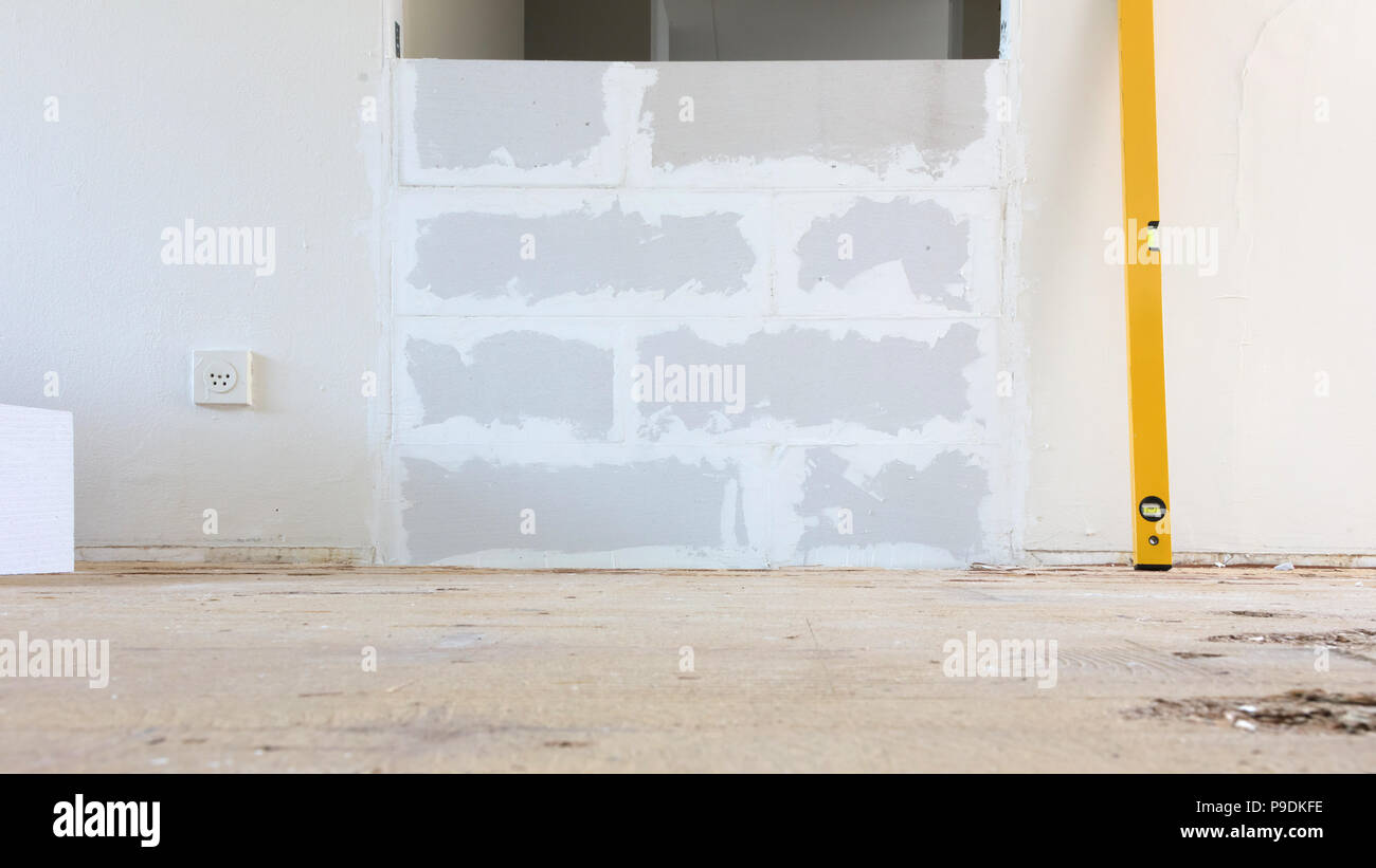 Building a small wall with lightweight concrete blocks - Do it yourself ...