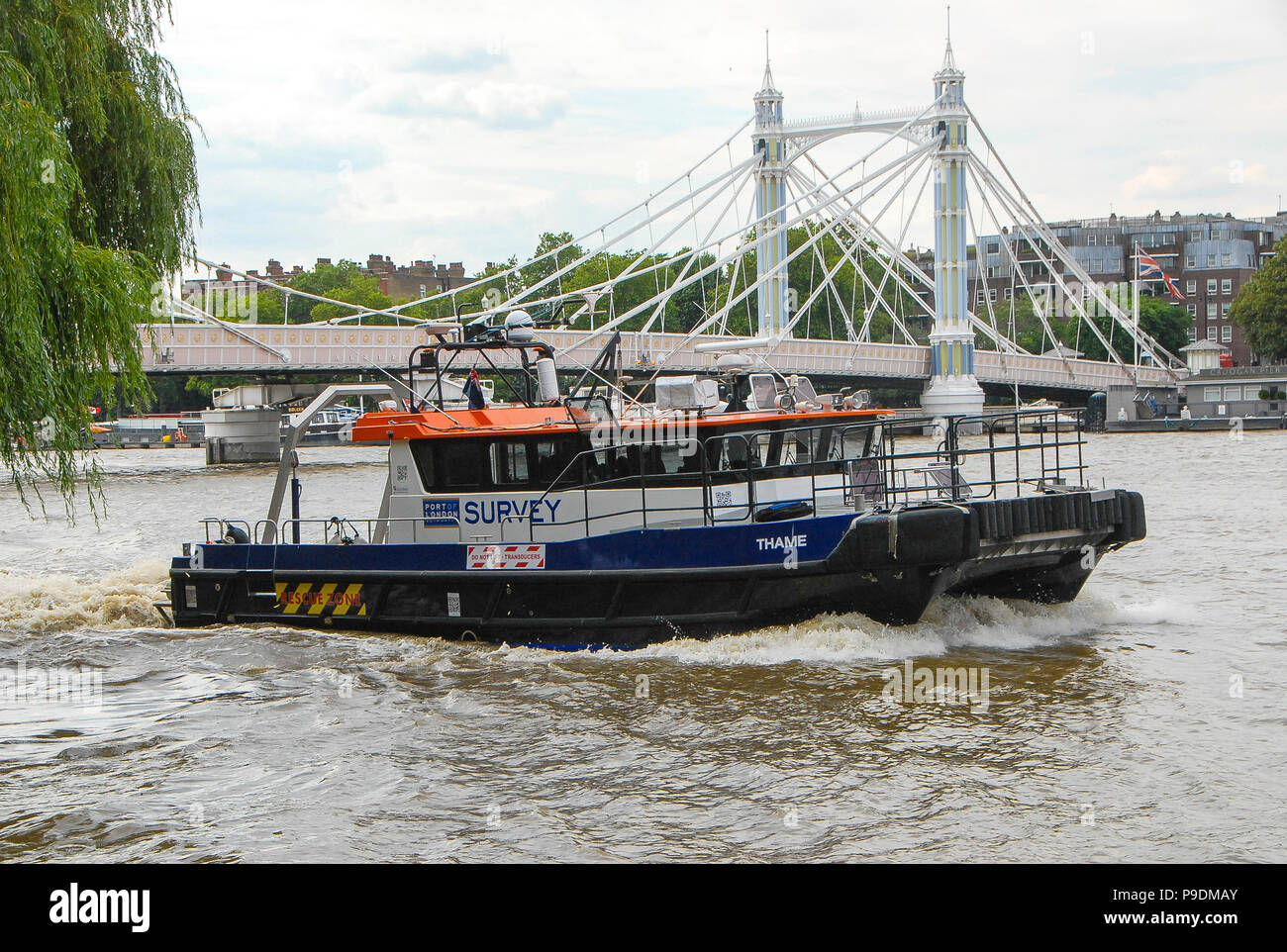 London, UK, 16 July 2018 Survey Thame boat in action. Albert Bridge ...
