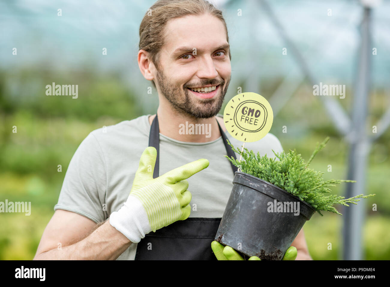 Garden gardener plant horticulture hi-res stock photography and images ...