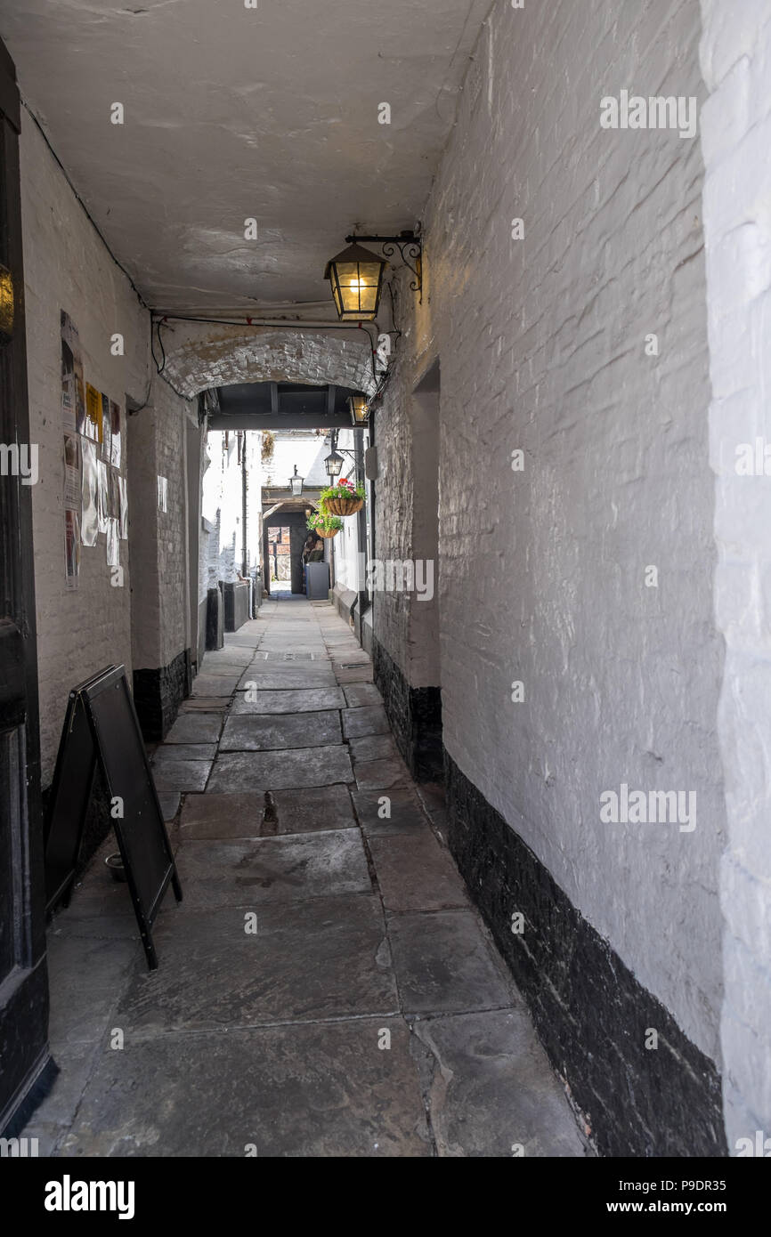 Scary shadow in alley hi-res stock photography and images - Alamy