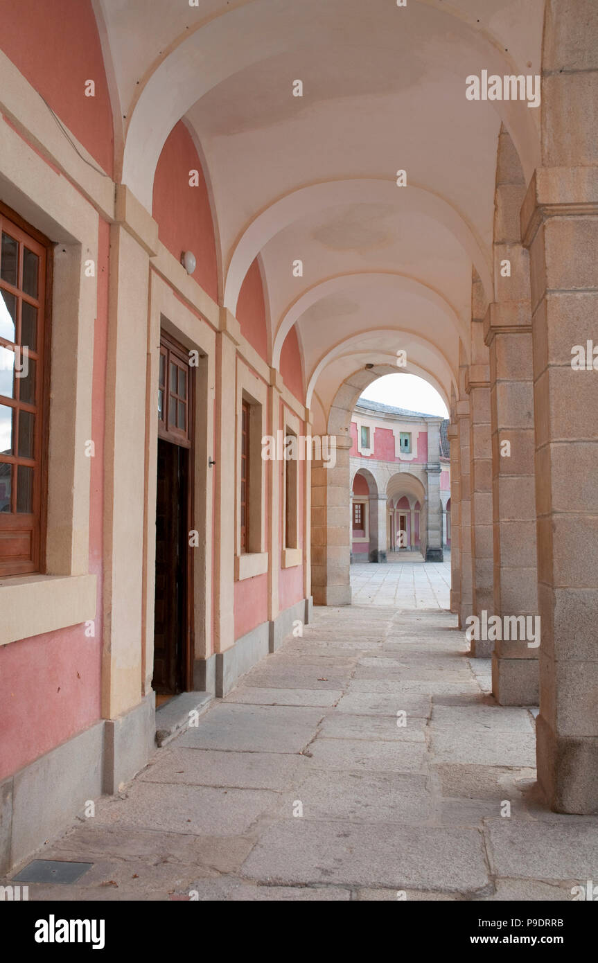 Edificio arcade hi-res stock photography and images - Alamy