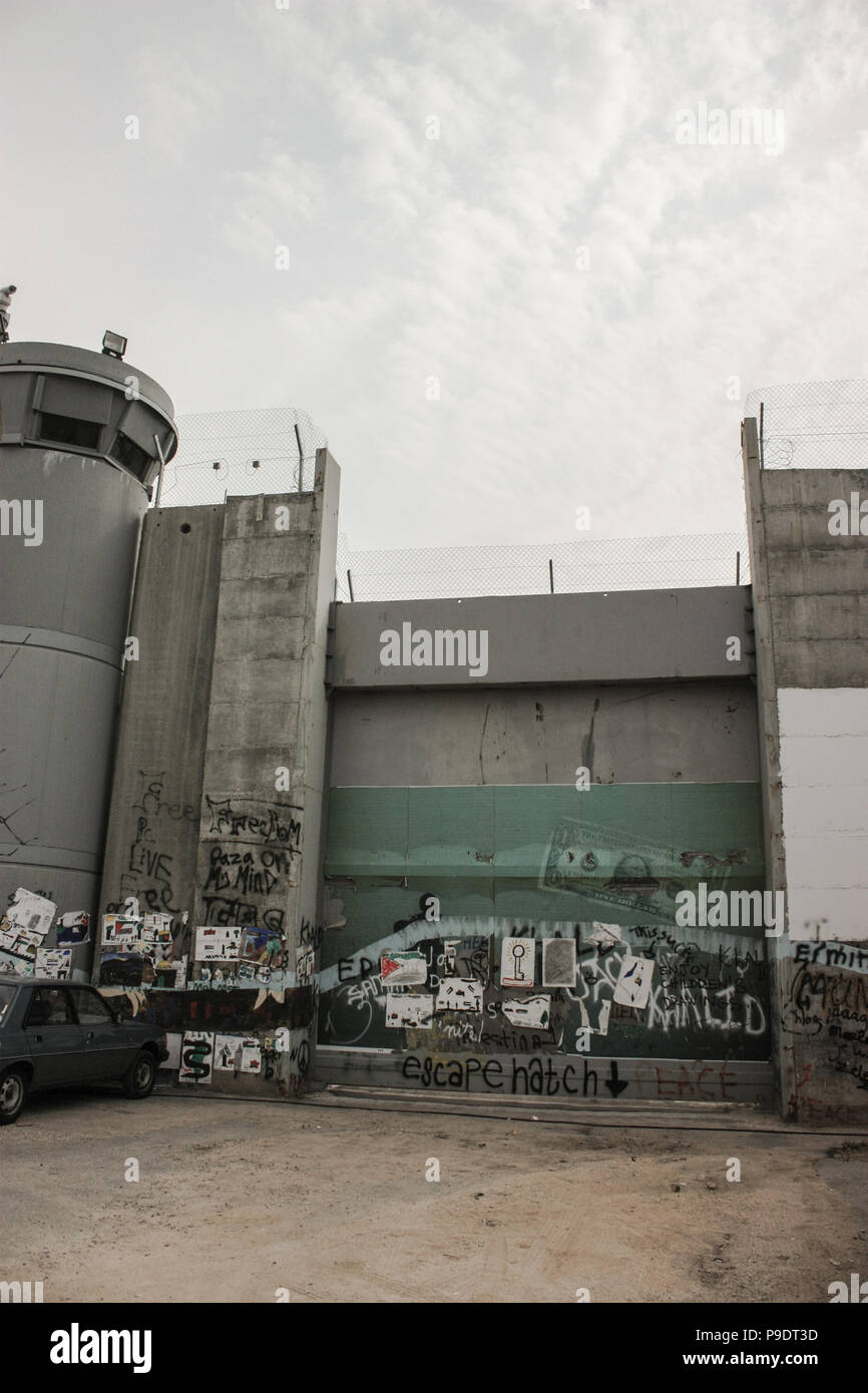 Tank gate as part of the separation barrier between the occupied ...