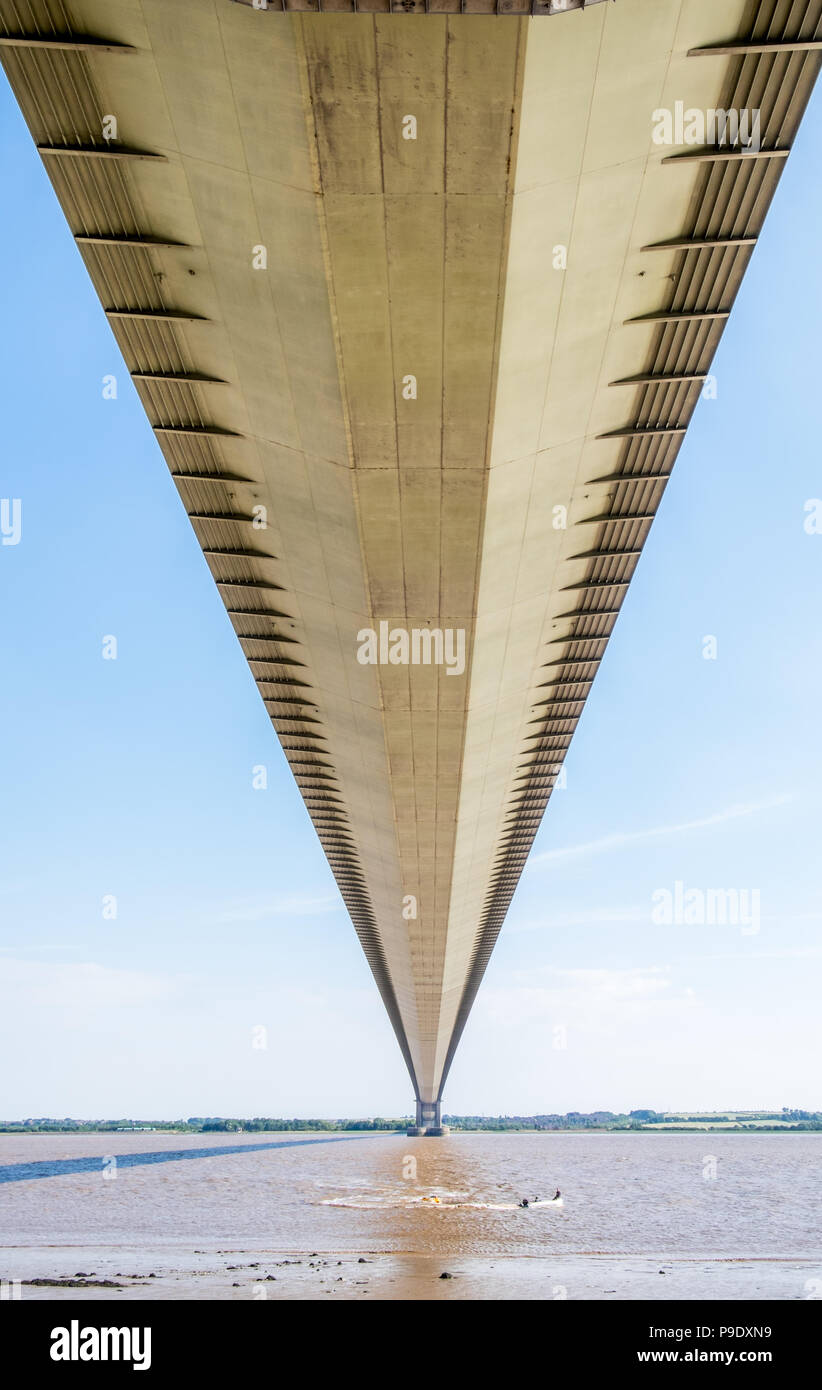 View of the underside of the HUmber Bridge Stock Photo - Alamy