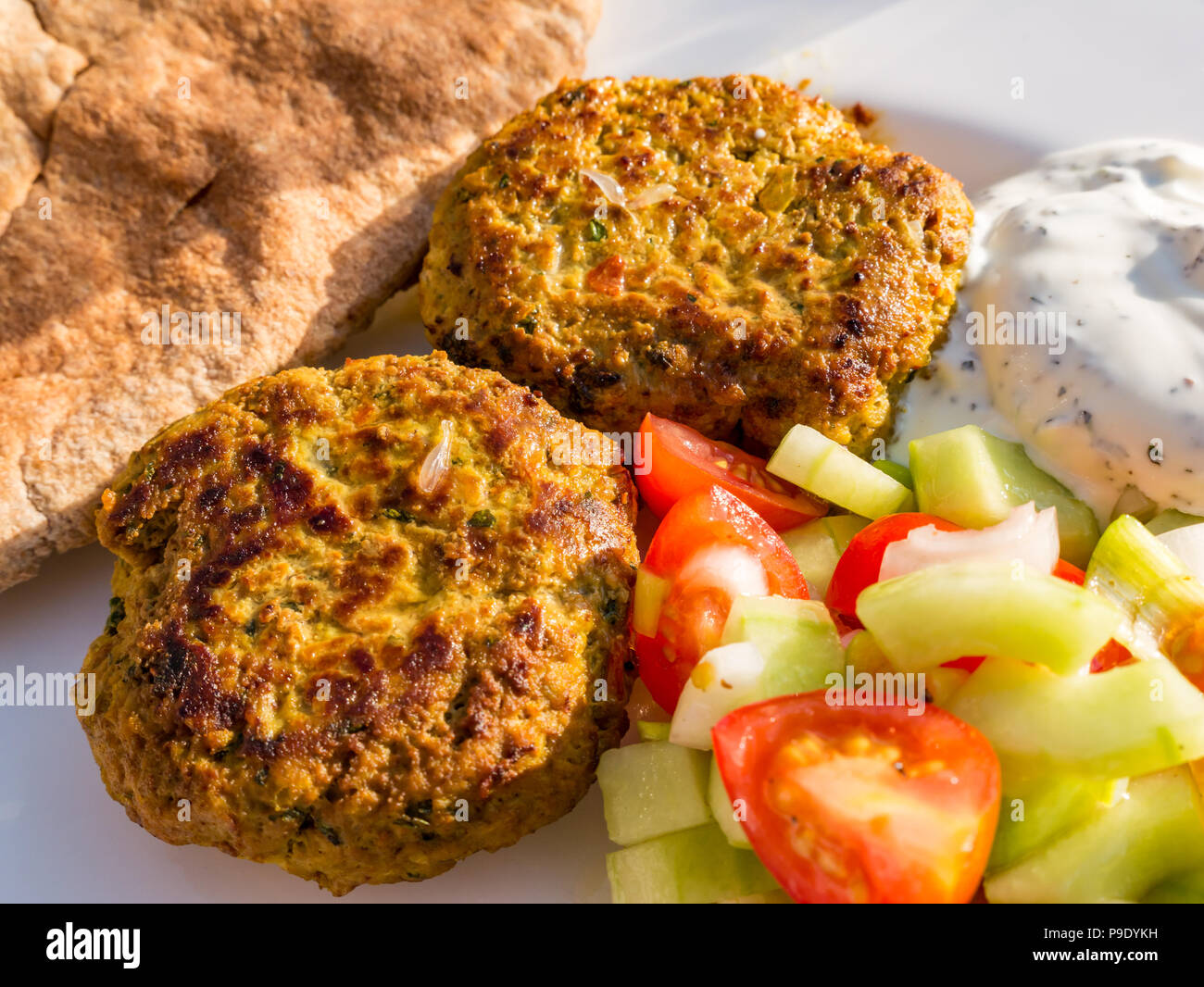 Middle eastern bread hi-res stock photography and images - Alamy