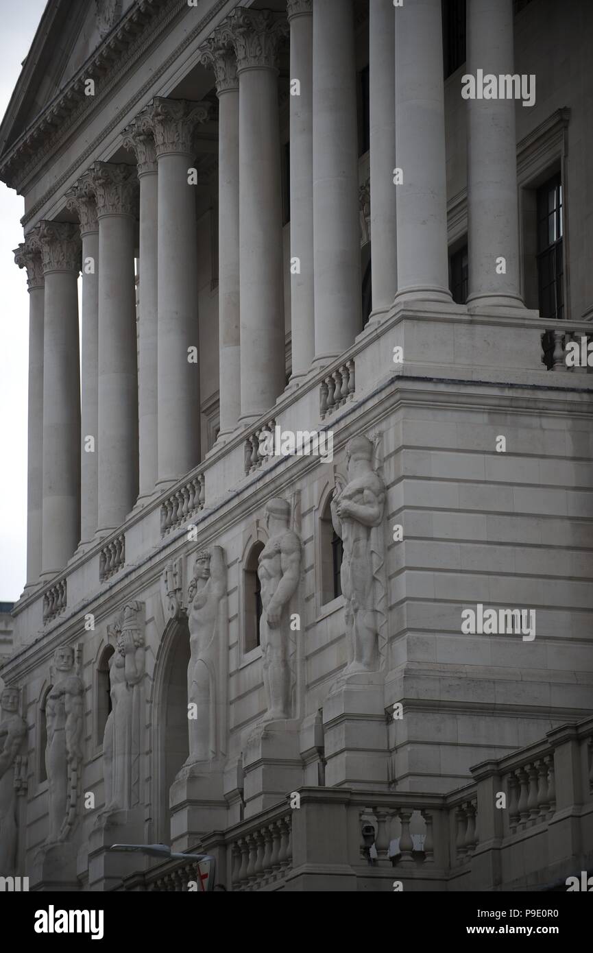 Thread needle street london hi-res stock photography and images - Alamy