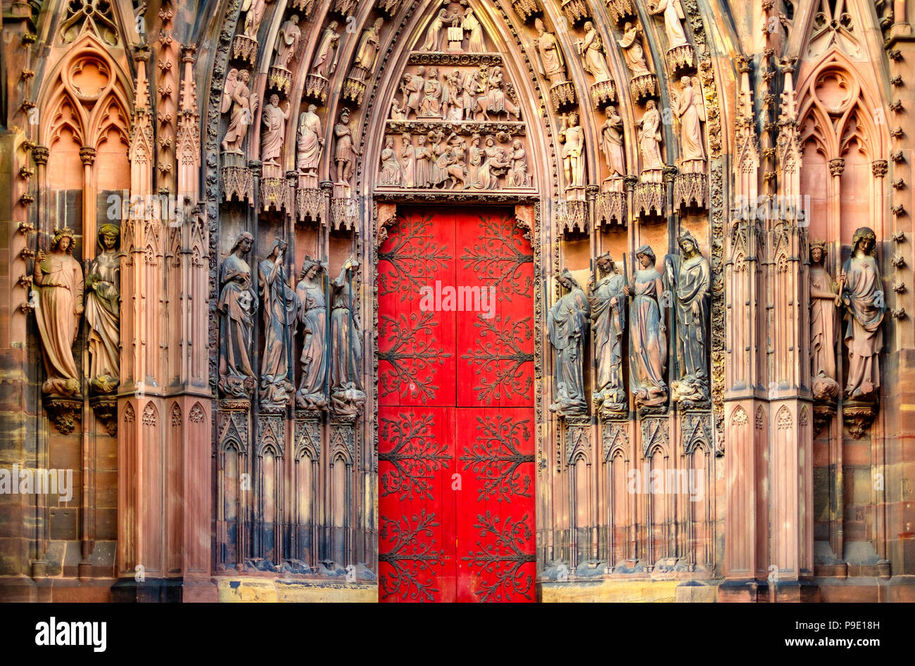 Strasbourg cathedral red door hi-res stock photography and images - Alamy
