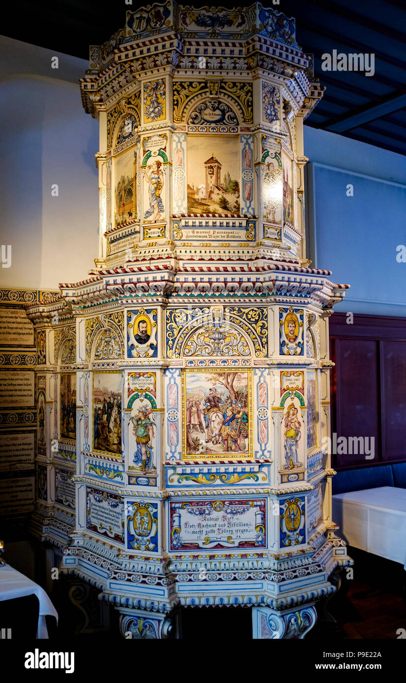 Porcelain stove hi-res stock photography and images - Alamy