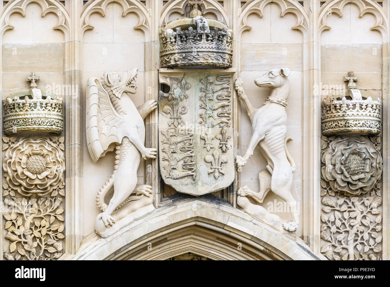 Tudor coat of arms hi-res stock photography and images - Alamy