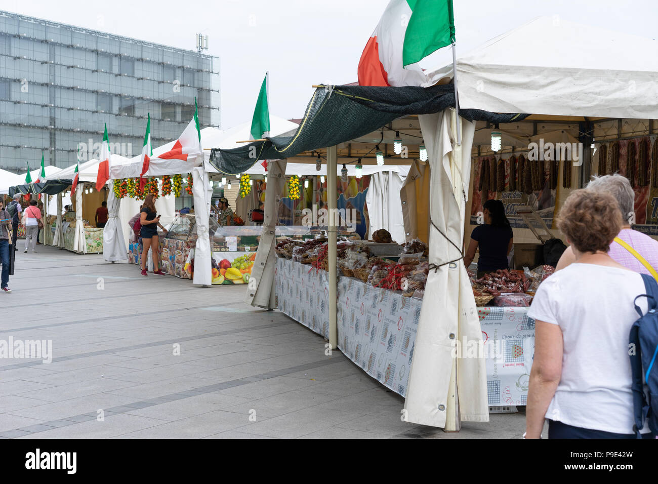 Food market looking outdoor europe hi-res stock photography and images ...