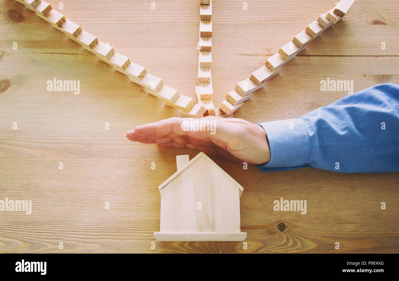 Residential building blocking hi-res stock photography and images - Alamy