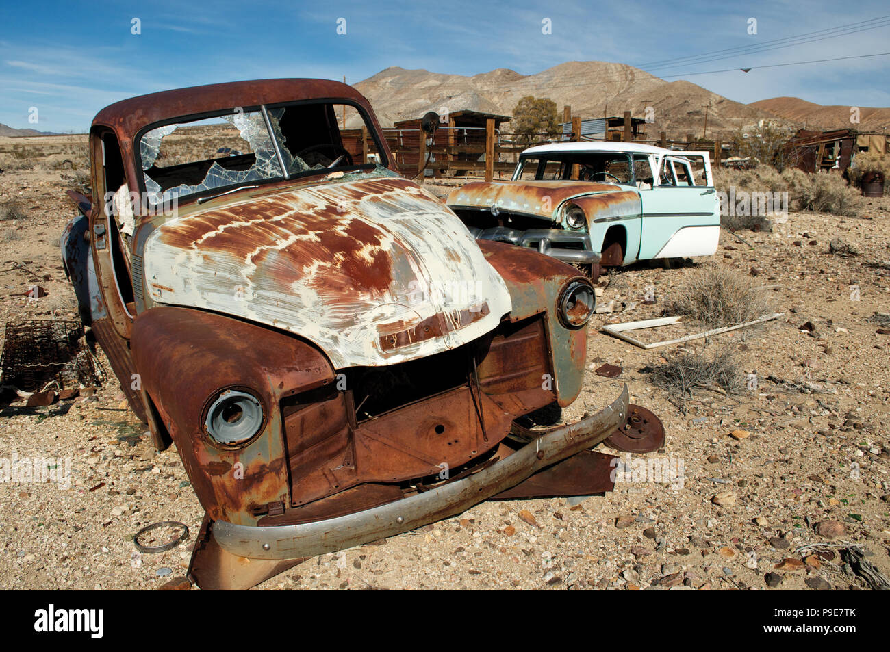 Abandoned trucks hi-res stock photography and images - Alamy