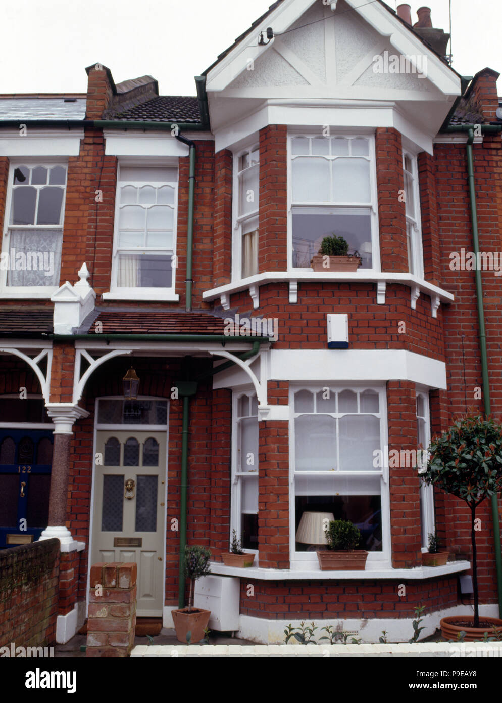 Edwardian house uk detached hi-res stock photography and images - Alamy