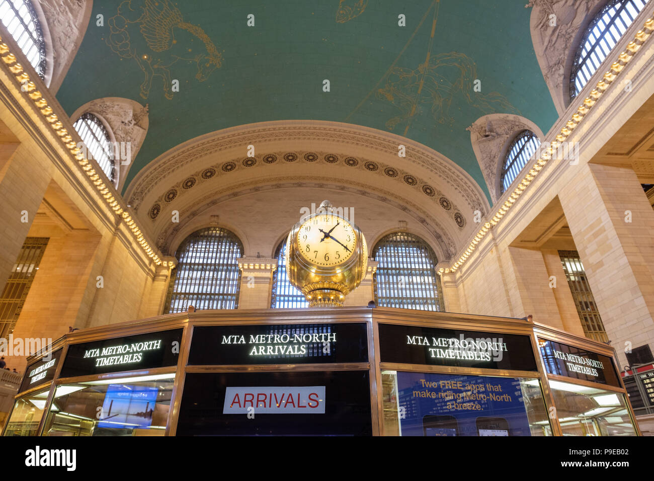 Inside the ticket hall Grand Central Station New York USA Stock Photo ...