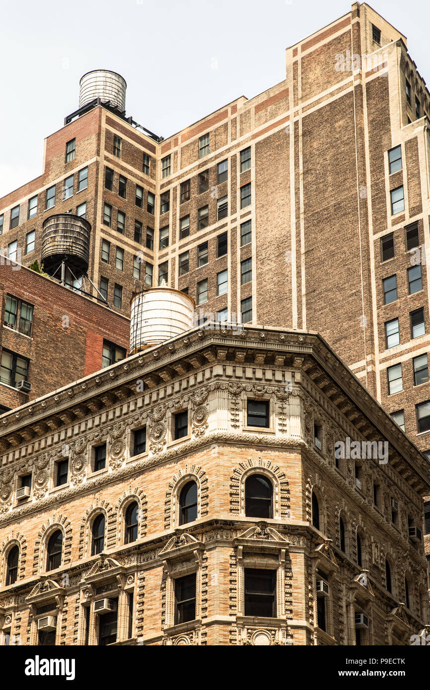Old tenement building nyc hi-res stock photography and images - Alamy