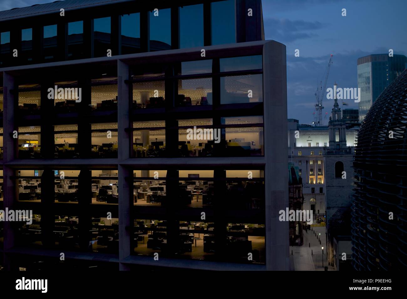 Bloomberg building night hi-res stock photography and images - Alamy