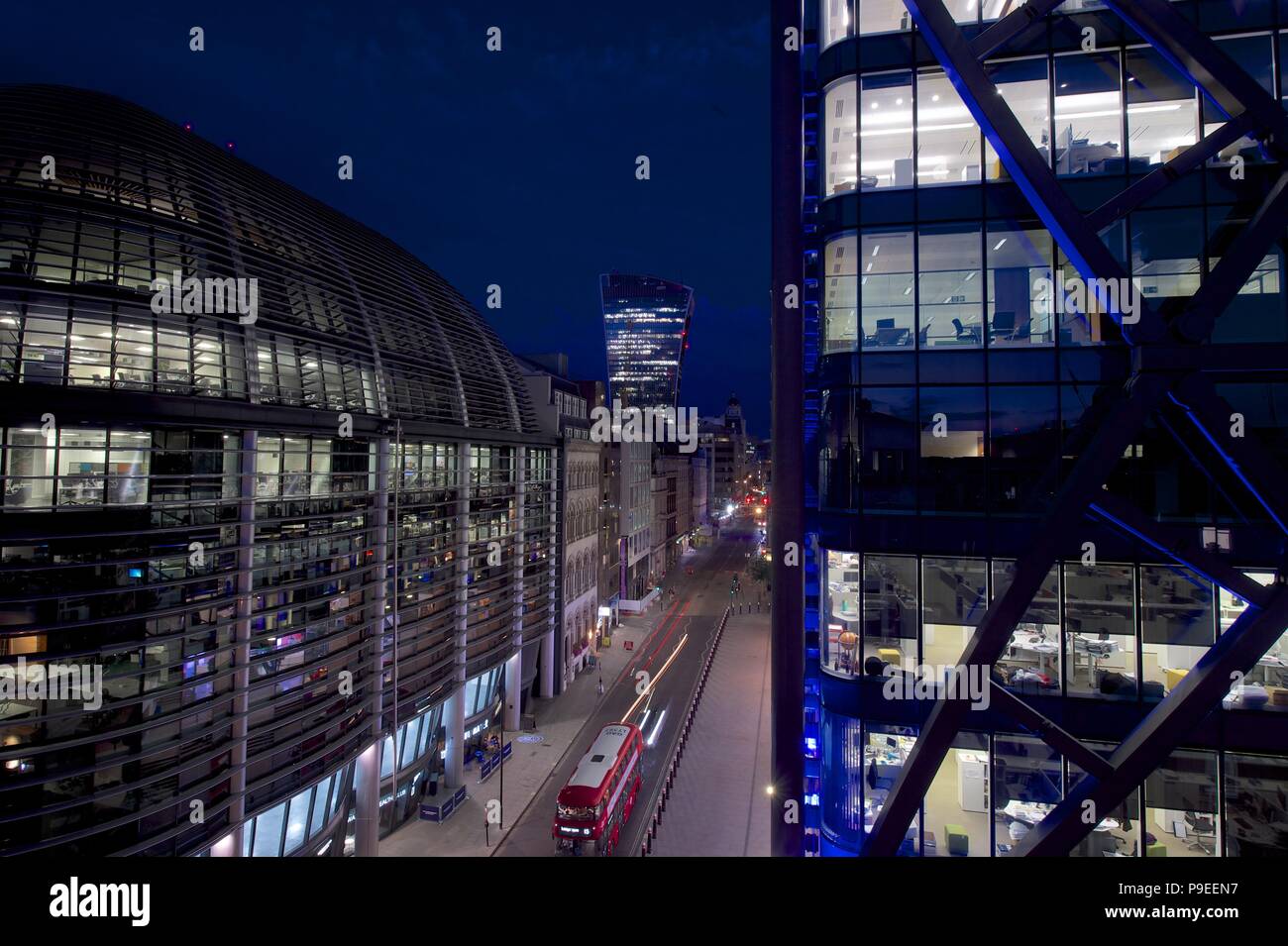 Bloomberg building night hi-res stock photography and images - Alamy