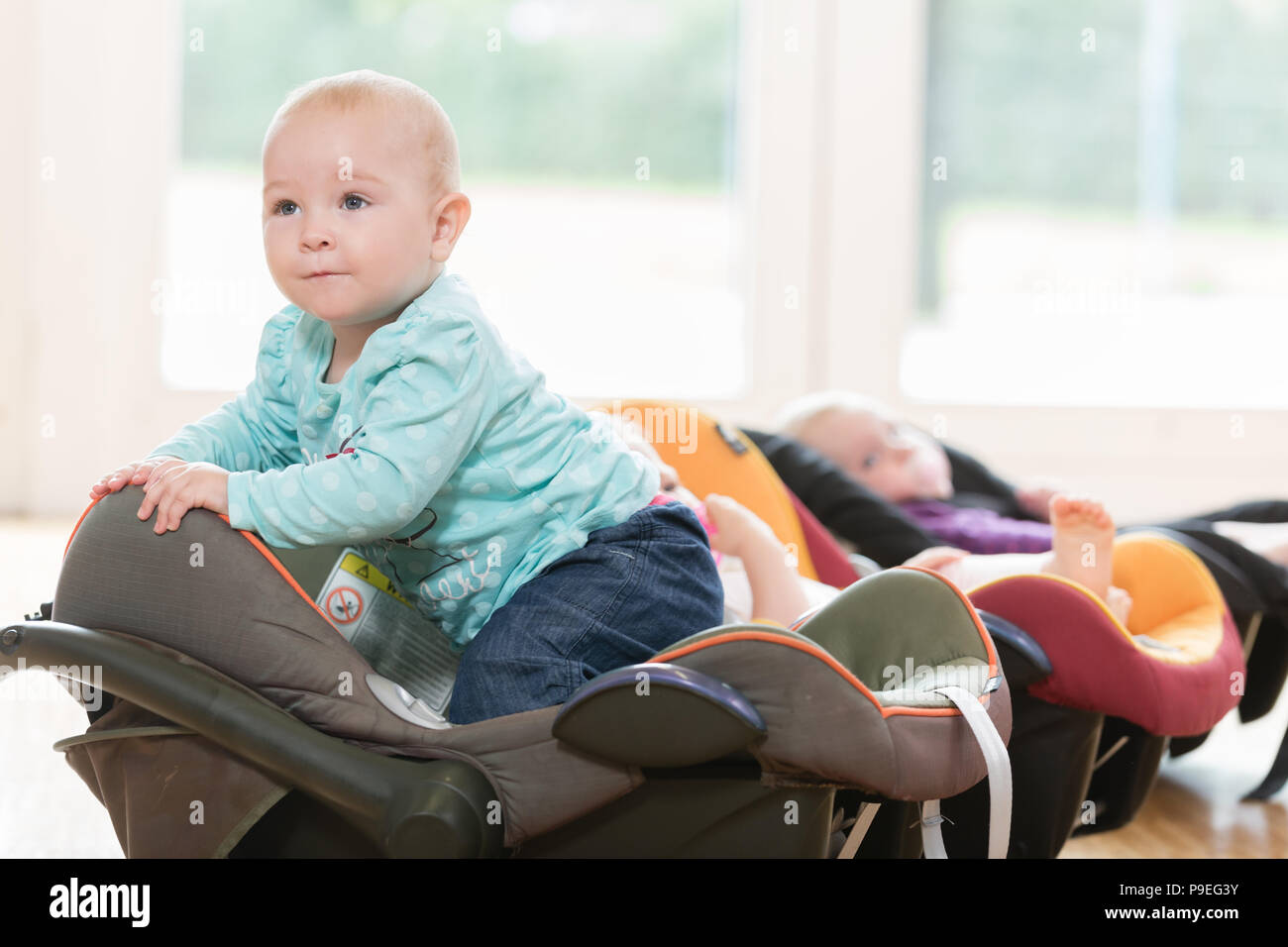 Babies toddlers children hi-res stock photography and images - Alamy