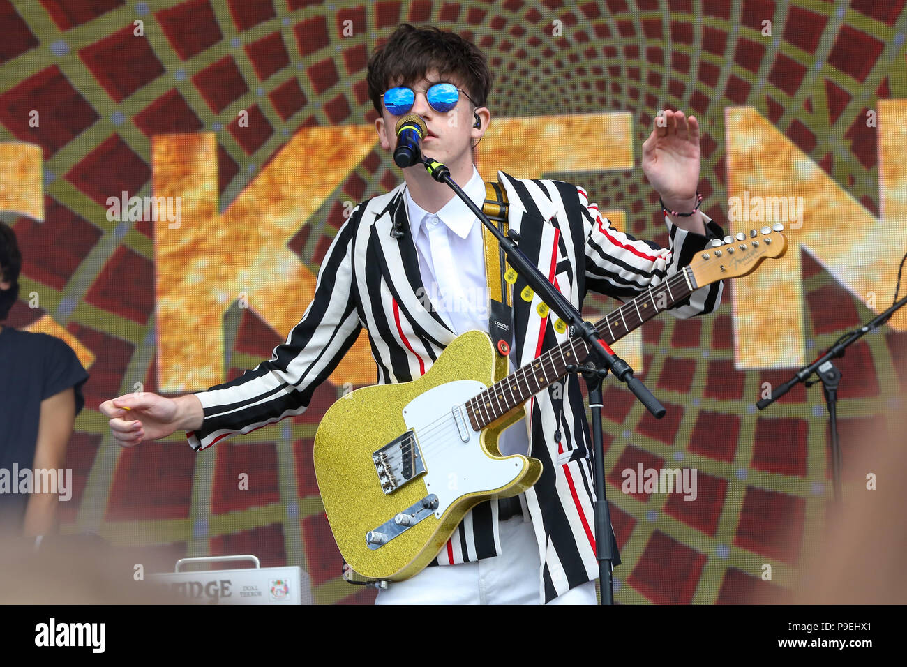 Declan mckenna hi-res stock photography and images - Alamy