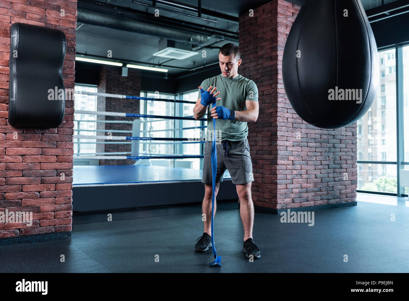 Female boxing match ring hi-res stock photography and images - Alamy