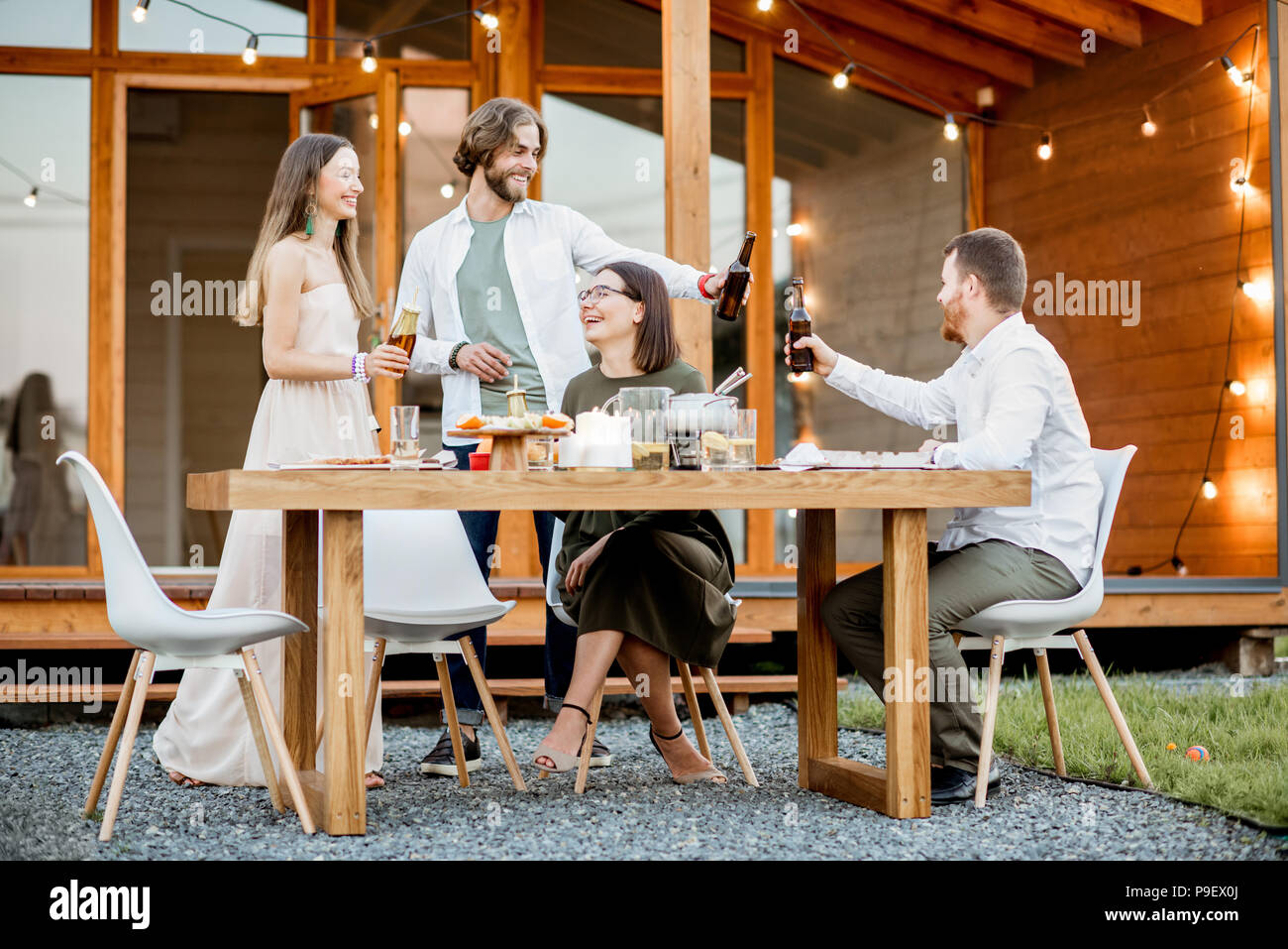 Family dining table together house hi-res stock photography and images ...