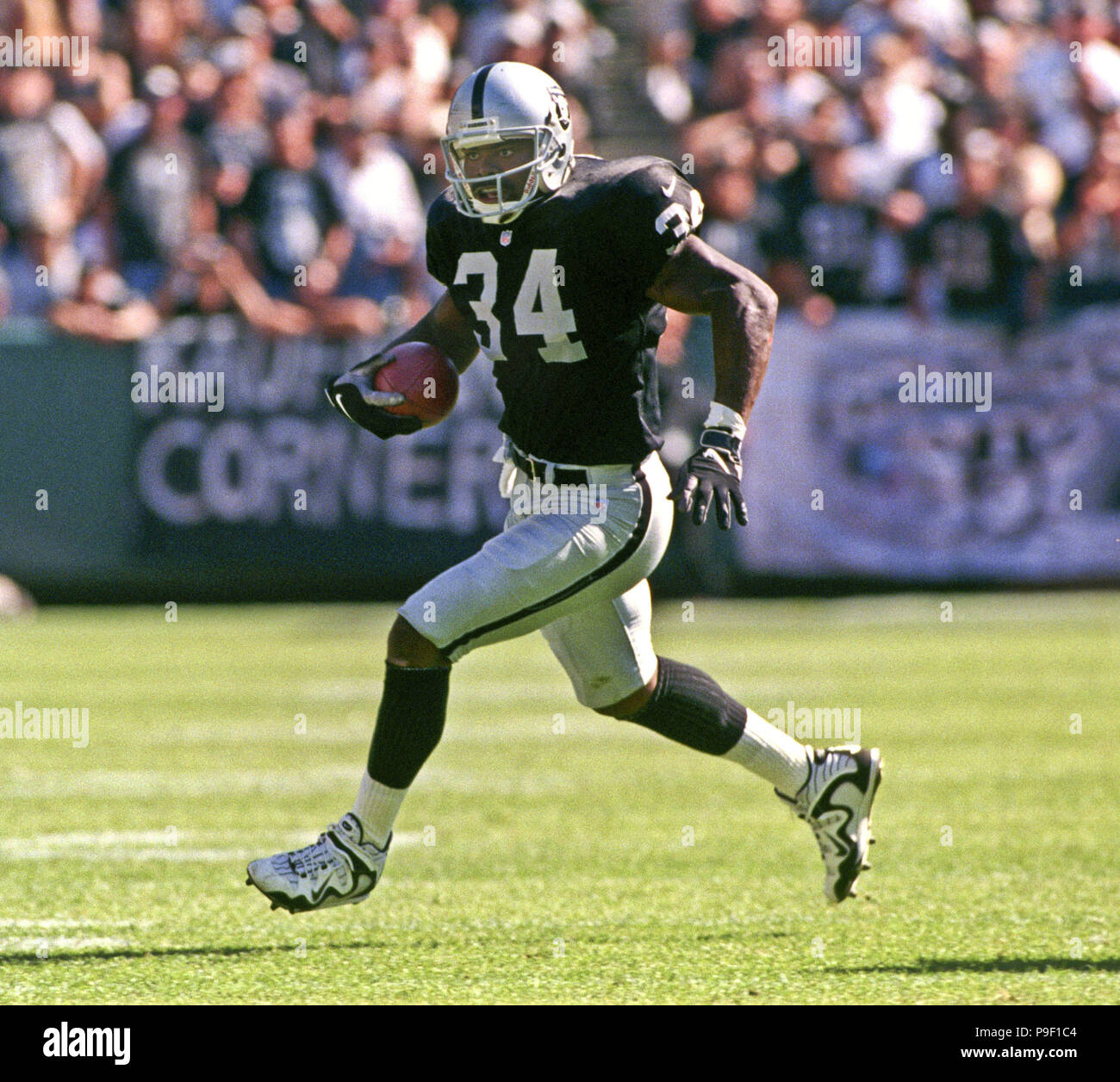 Derrick fenner hi-res stock photography and images - Alamy