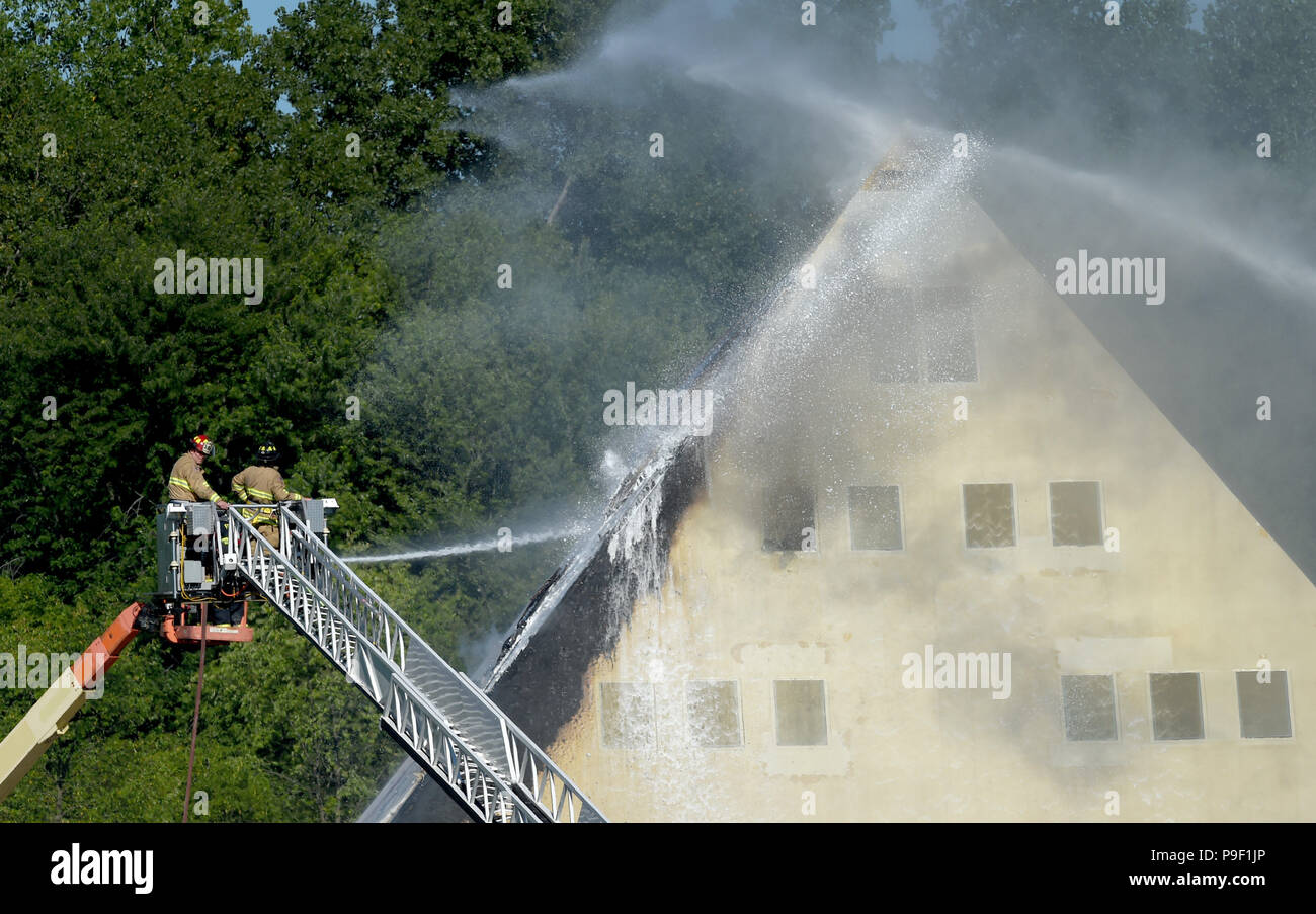 Pyramid house illinois hi-res stock photography and images - Alamy