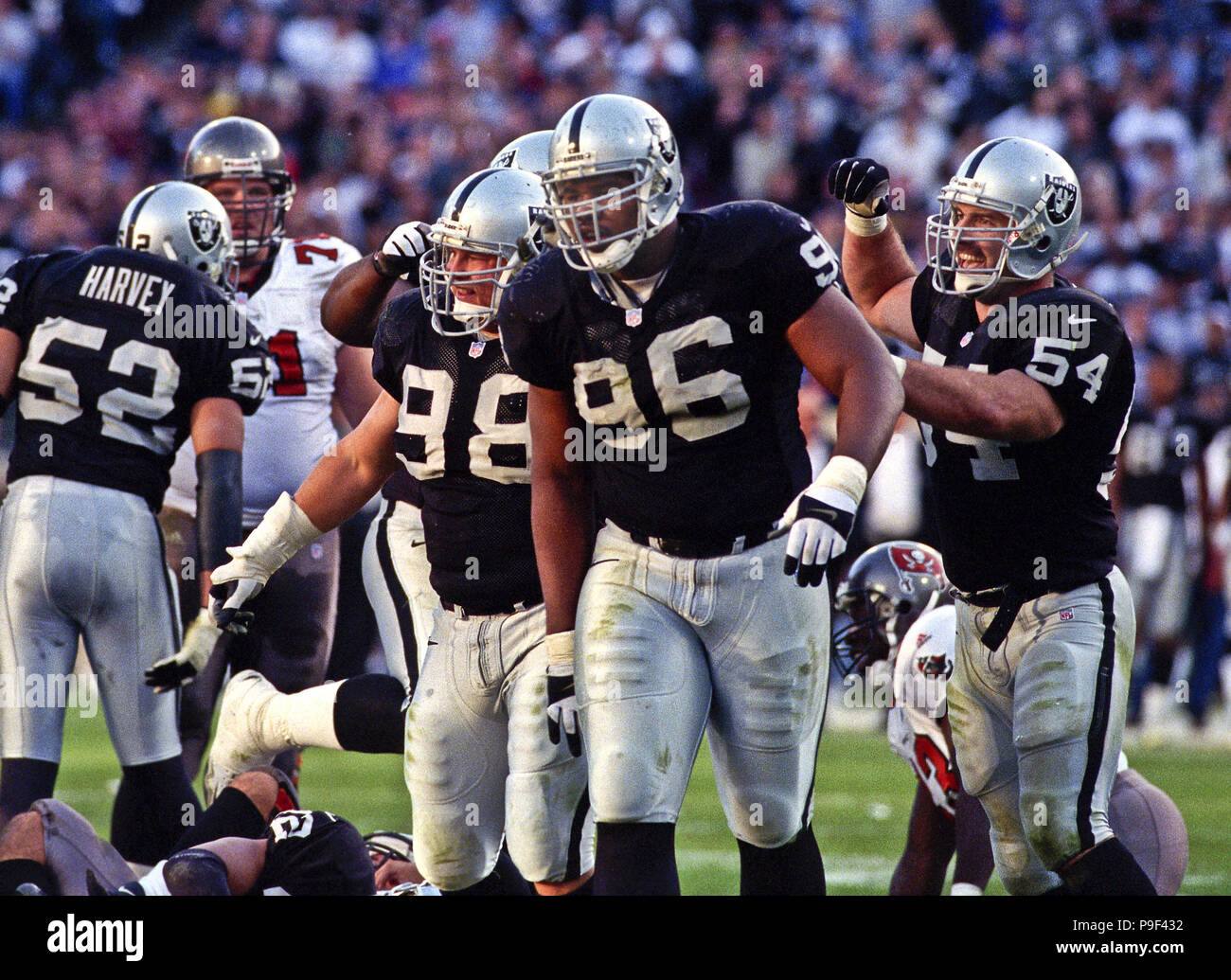 Oakland raiders tampa bay buccaneers football athlete hi-res stock ...