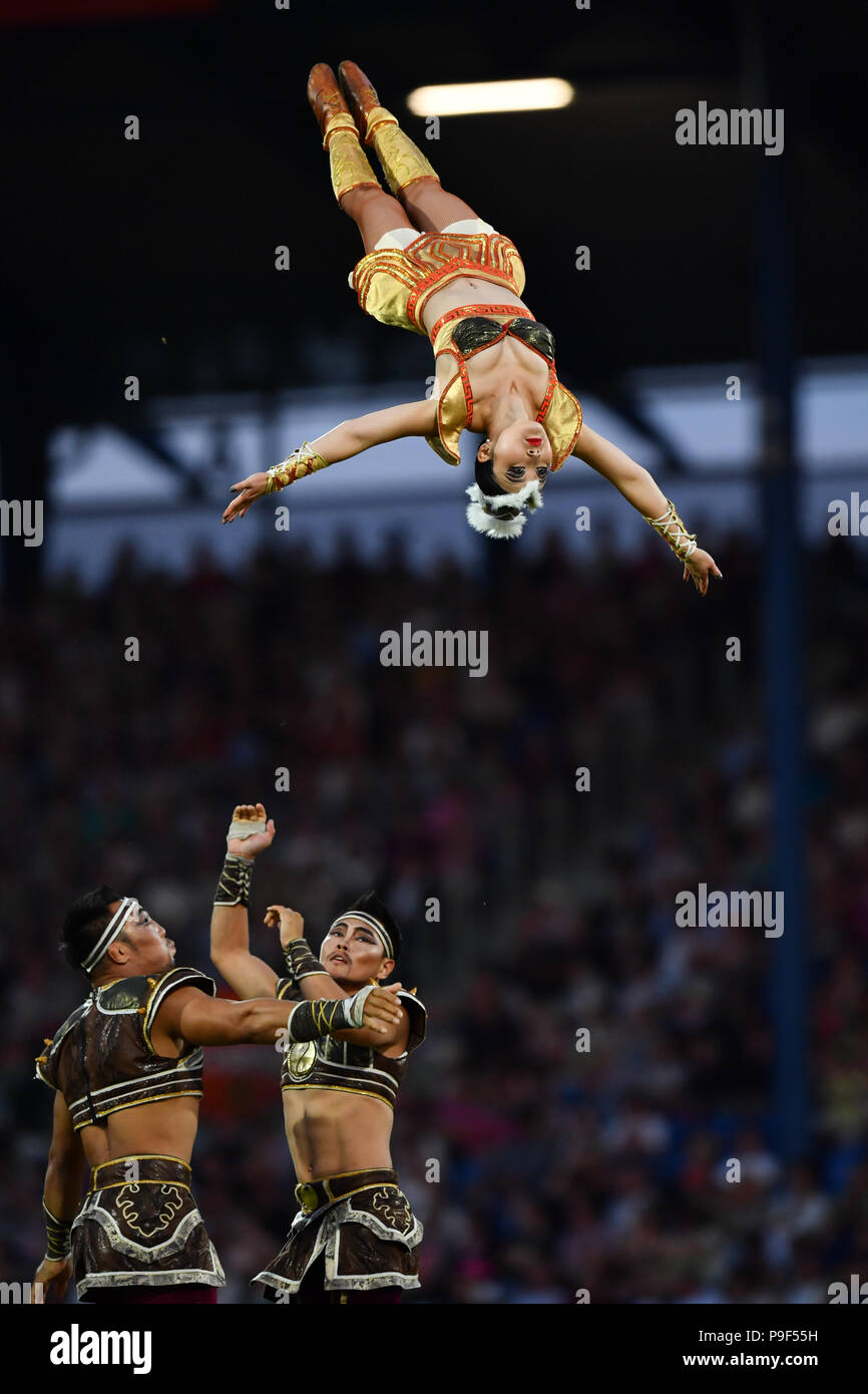 Circus horse jumping hi-res stock photography and images - Alamy