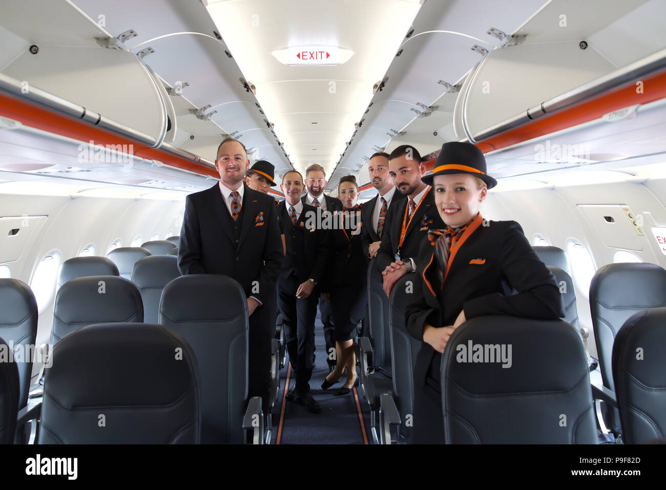 Easyjet crew uniform hi-res stock photography and images - Alamy