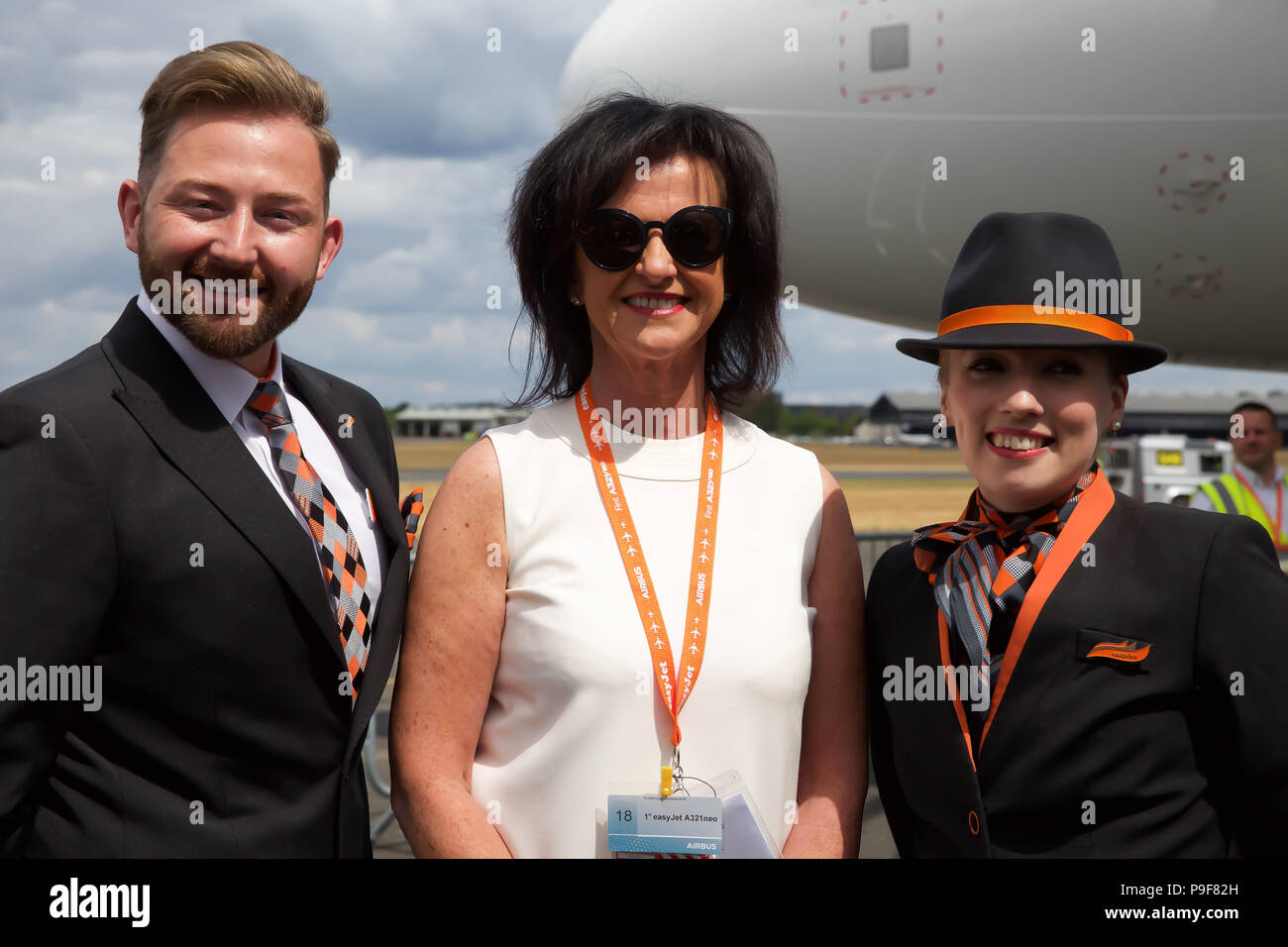 Easyjet crew uniform hi-res stock photography and images - Alamy