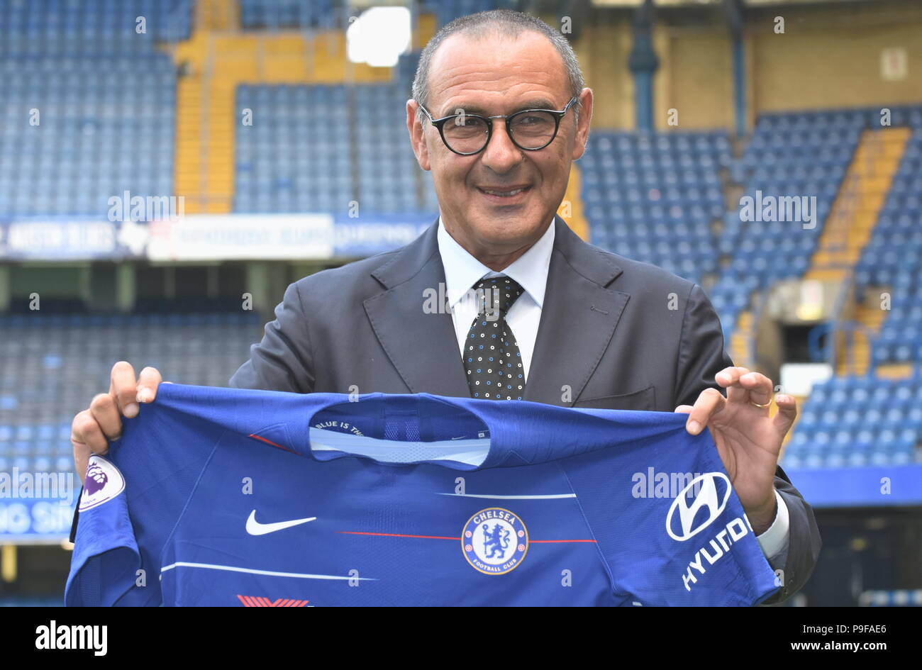 Chelsea football club hi-res stock photography and images - Alamy