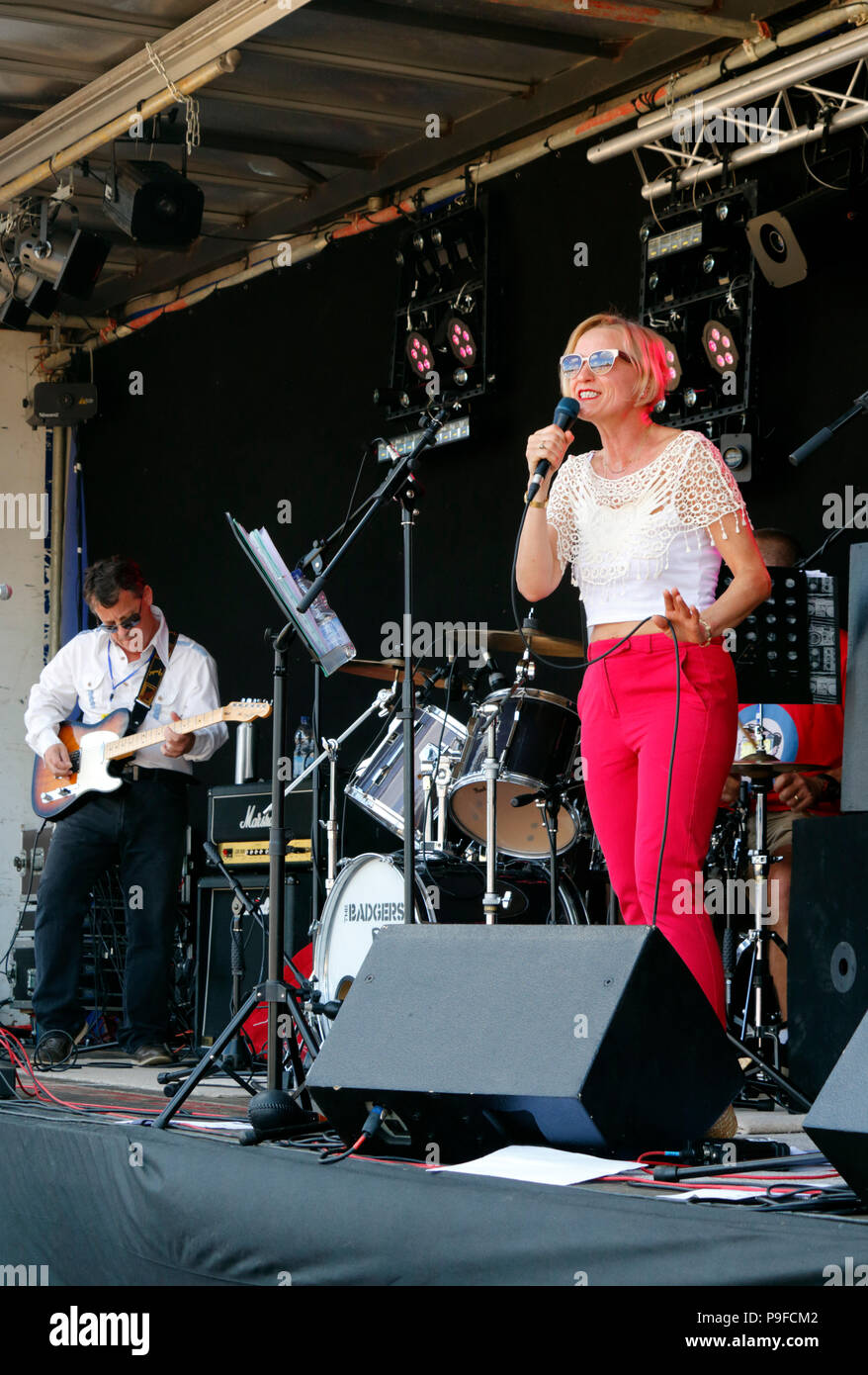 Viv Hart and Michael Gubbins on stage with The Badgers at the Bodfest ...
