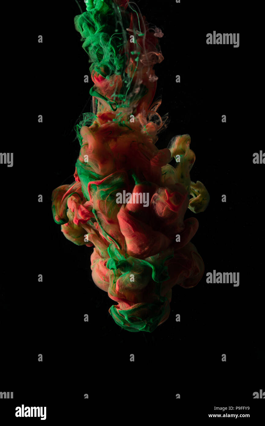 Ink in water hi-res stock photography and images - Alamy