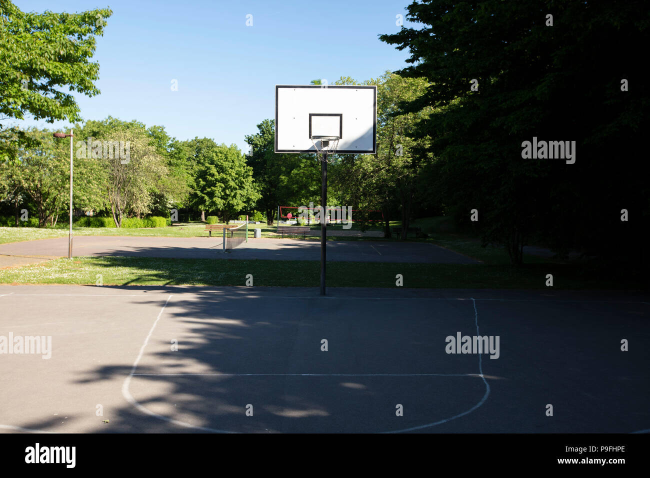 Basketball, Street court Stock Photo - Alamy