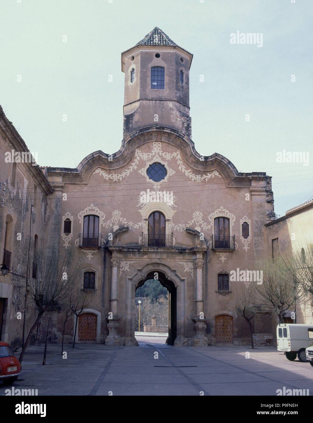 Plaza de la puerta real hi-res stock photography and images - Alamy
