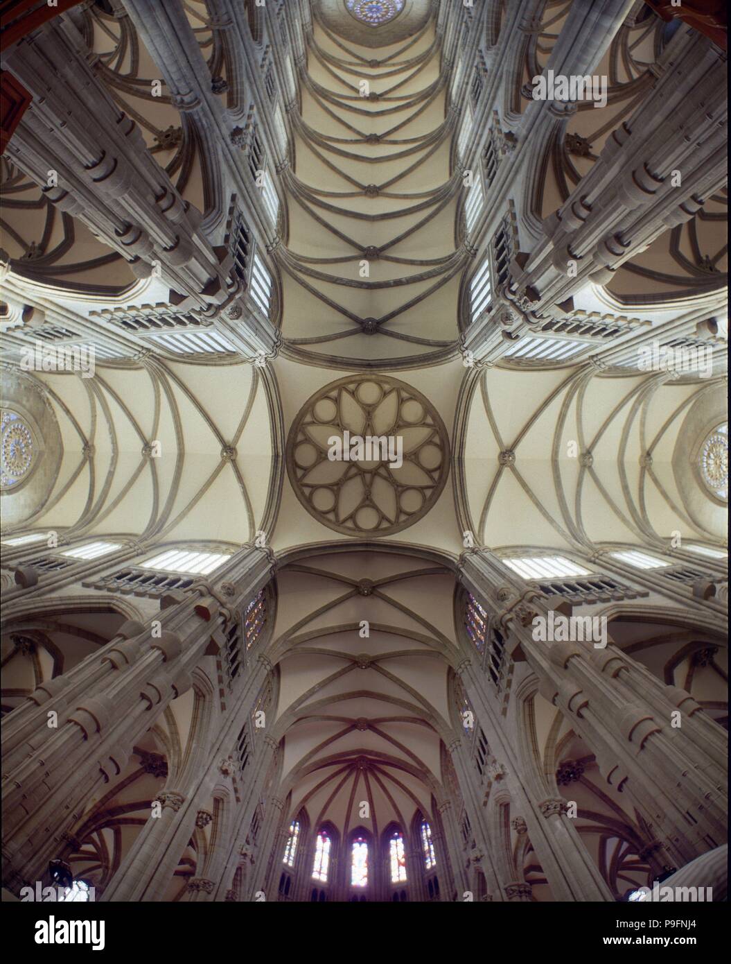 BOVEDAS DE LA CATEDRAL NUEVA DE VITORIA - SIGLO XX - NEOGOTICO ESPAÑOL ...