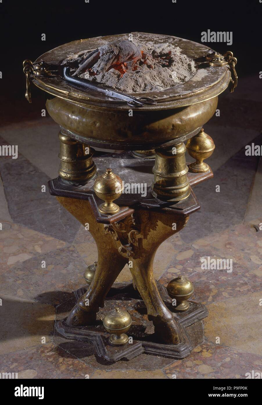 SACRISTIA-BRASERO. Location: CATEDRAL-INTERIOR, BURGOS, SPAIN Stock ...