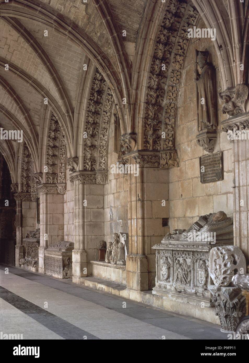 CLAUSTRO. Location: CATEDRAL-INTERIOR, BURGOS, SPAIN Stock Photo - Alamy