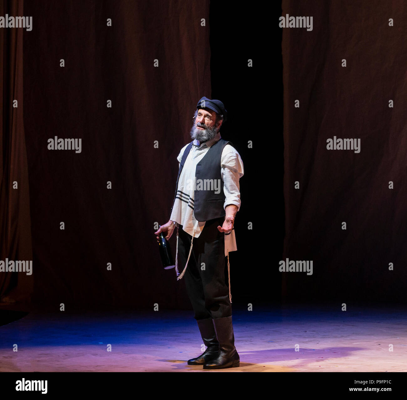 Steven skybell hi-res stock photography and images - Alamy