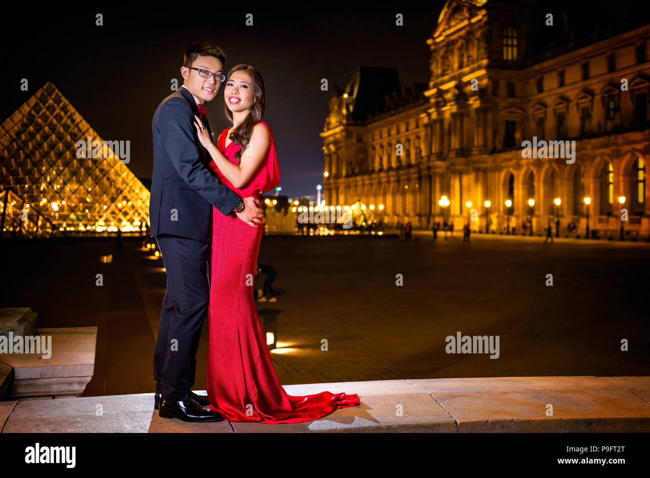 A beautiful Asian couple in Paris, France Stock Photo - Alamy