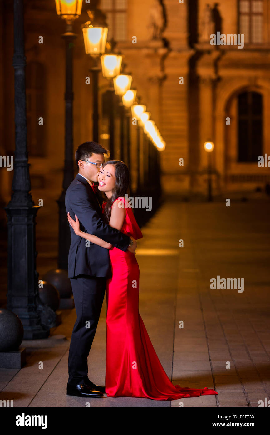 A beautiful Asian couple in Paris, France Stock Photo - Alamy