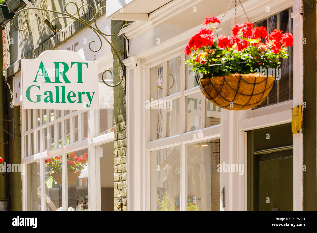 Art gallery sign hi-res stock photography and images - Alamy