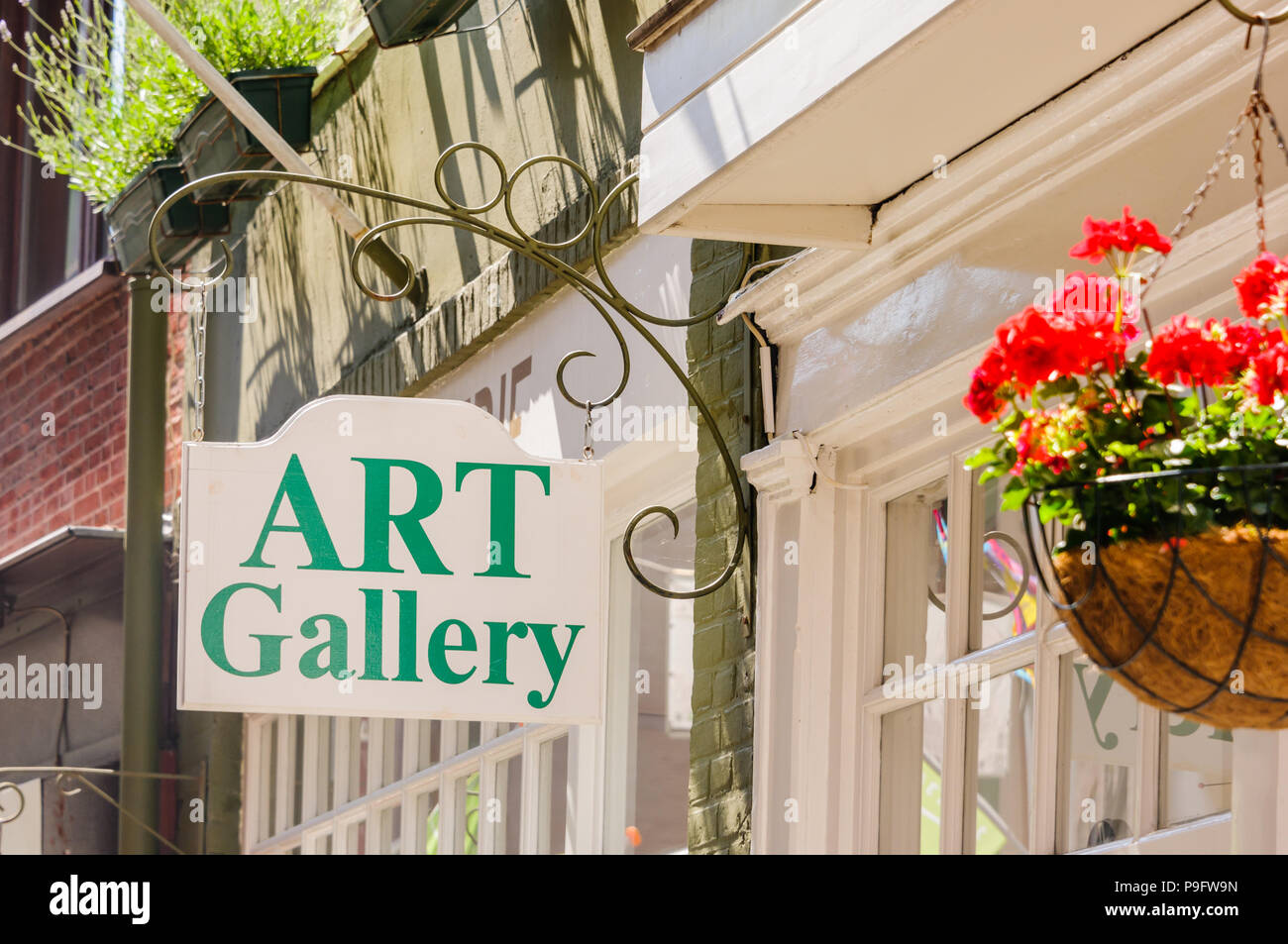 Art gallery sign hi-res stock photography and images - Alamy
