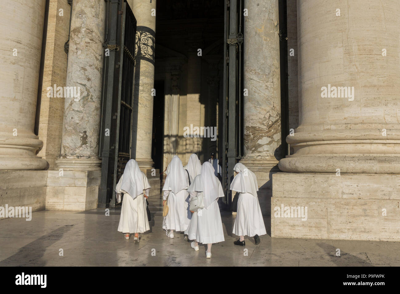 Nuns at St Peter's Basilica in Rome, Italy Stock Photo - Alamy