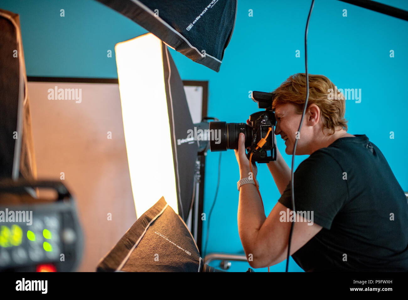 Behind the Scenes (BTS) of a real corporate photography headshots ...